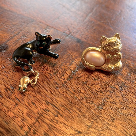 Avon | Jewelry | Vintage Avon Cat Pin Her Unstamped Friend | Poshmark